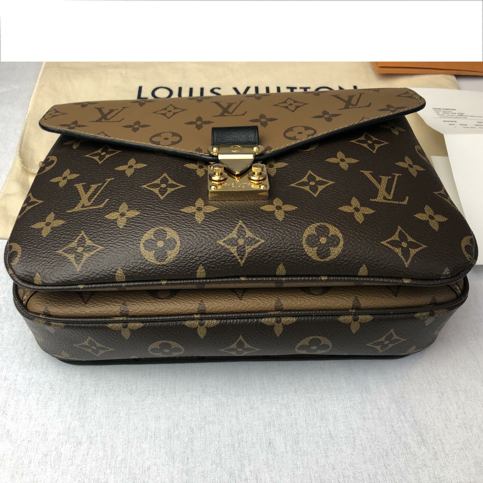 Louis Vuitton Pochette Metis Reverse Monogram Review | semashow.com